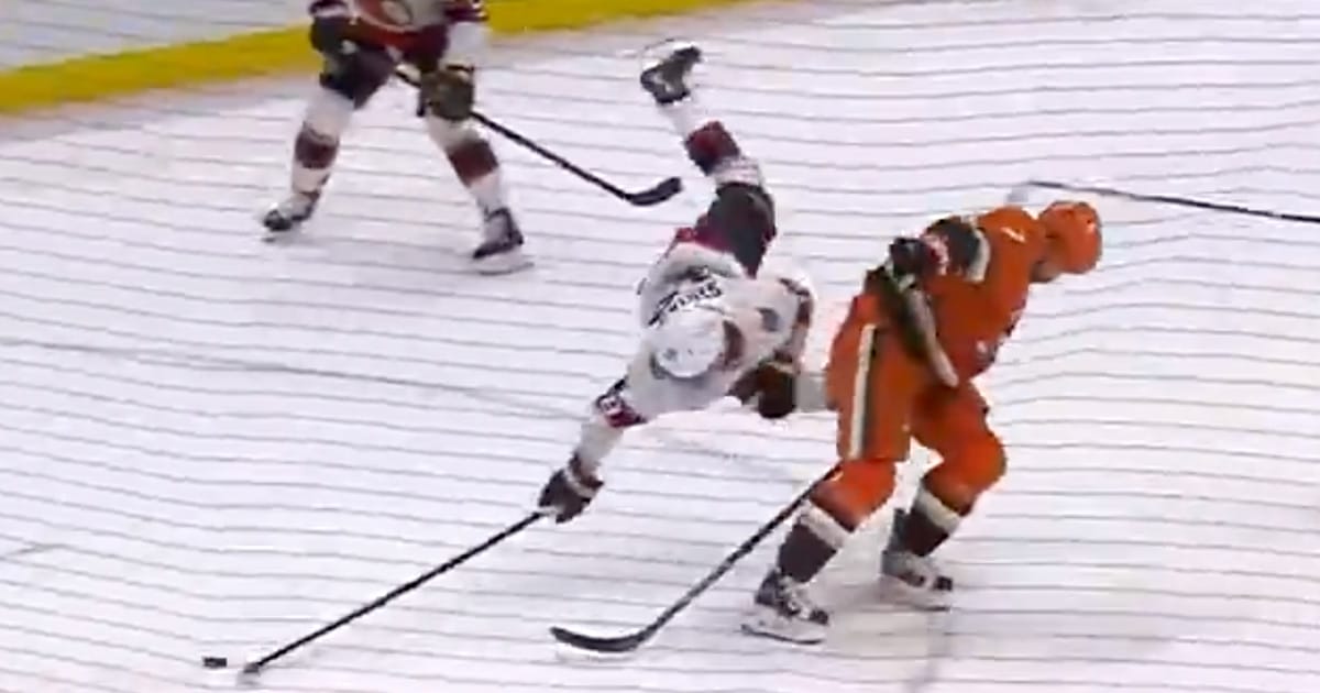 Radko Gudas knocks down two Senators players with one hit