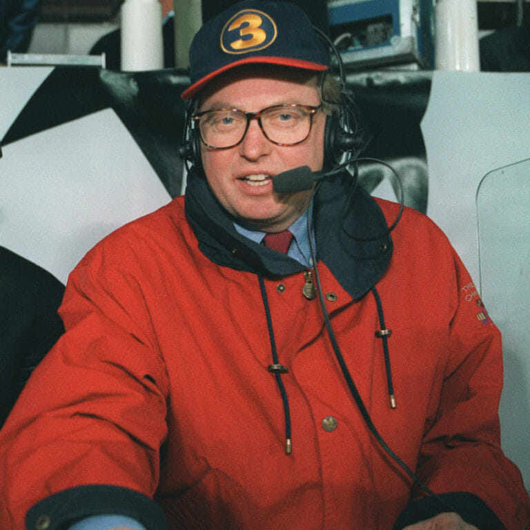 Lasse Kinch släppte mikrofonen och försvann – det hände sen med den ...