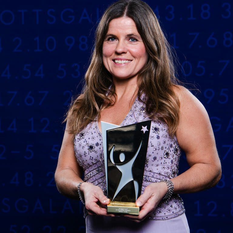 STORT GRATTIS! Pernilla Wiberg fyller 53 år – ikonen avslöjar varför ...