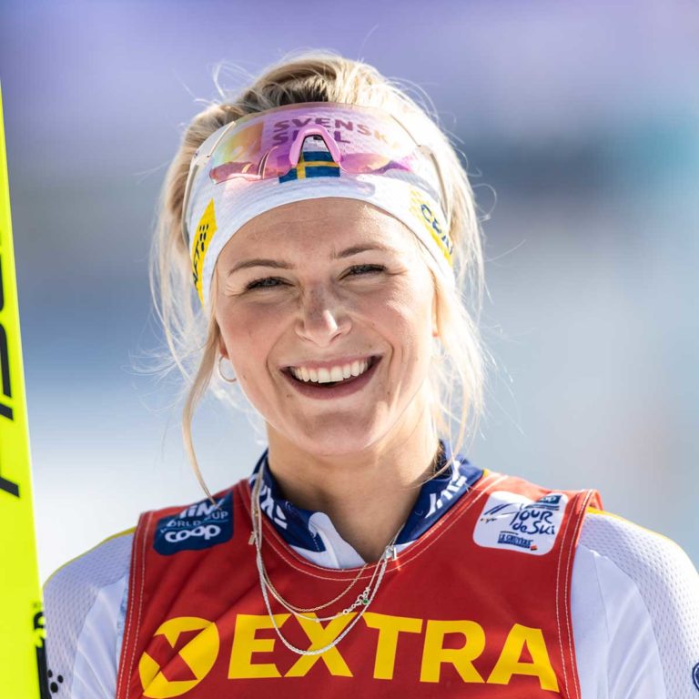 Frida Karlssons nya supersuccé i Tour de ski – vinner efter jättelopp i Oberstdorf: "Oj oj oj"
