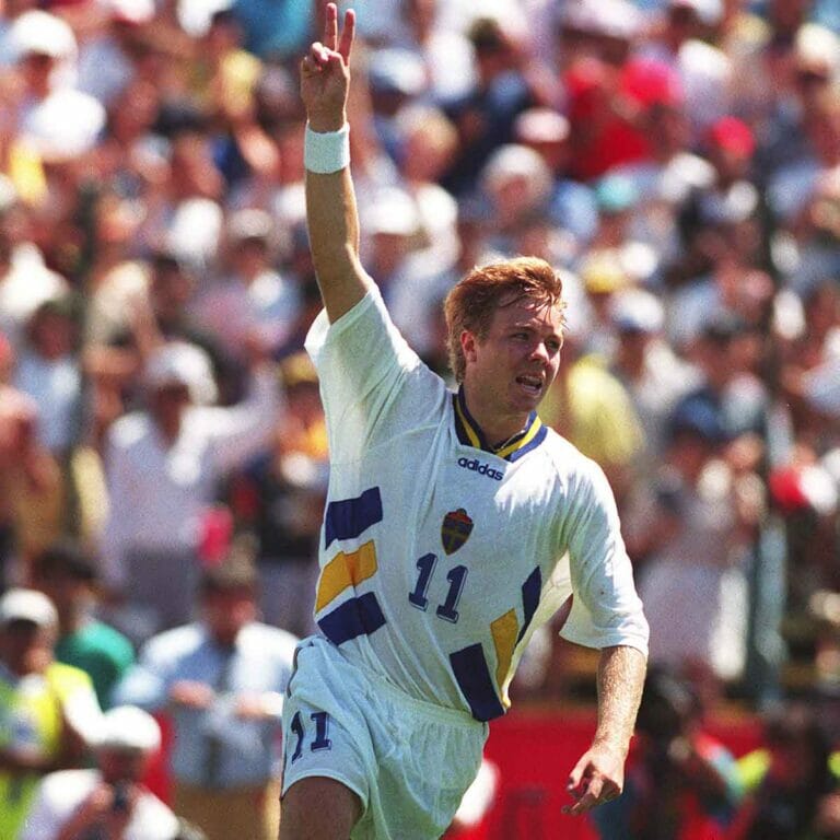 Tomas Brolin avslöjar sanningen om den berömda frisparksvarianten i VM ...