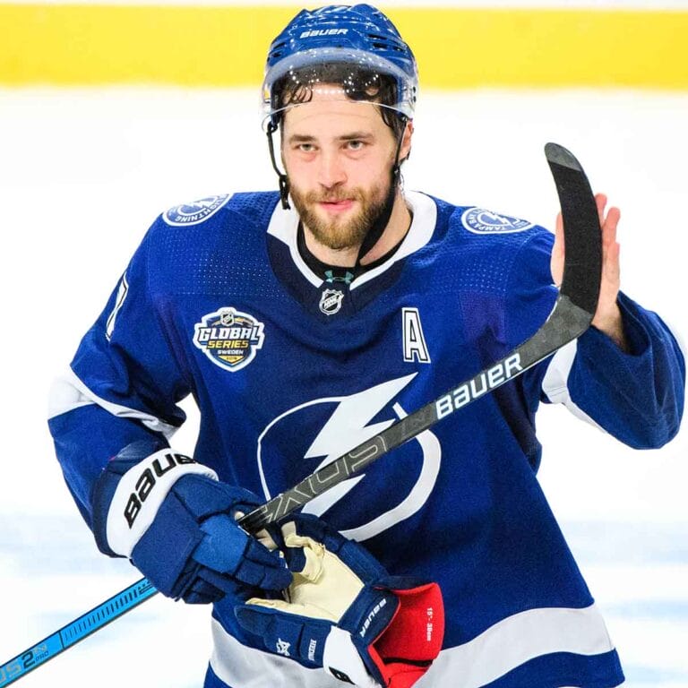 Svenske NHL-stjärnan Victor Hedman bryter tystnaden om hockey-VM – ger nu sitt ärliga svar om ...